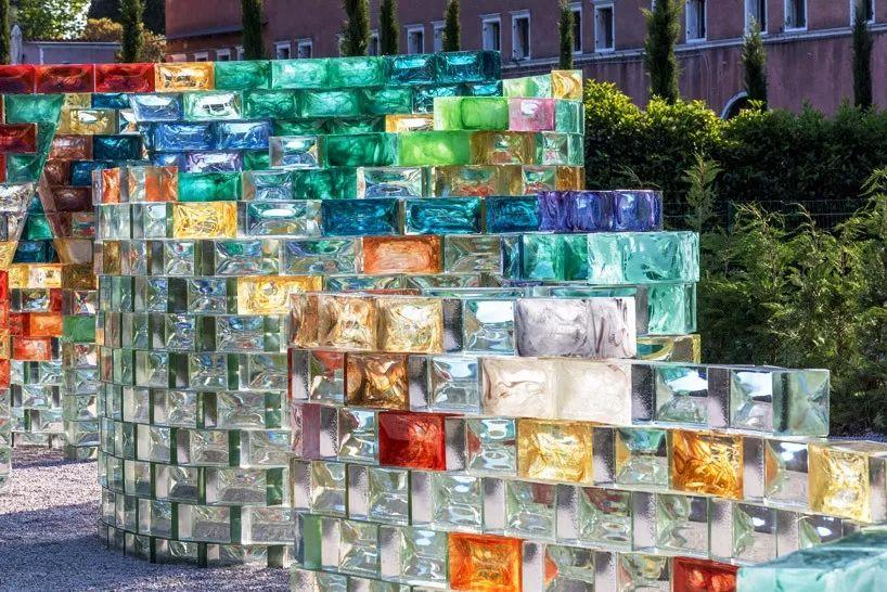 Colored Solid Glass Bricks: Modern Architecture of Light, Shadow and ...